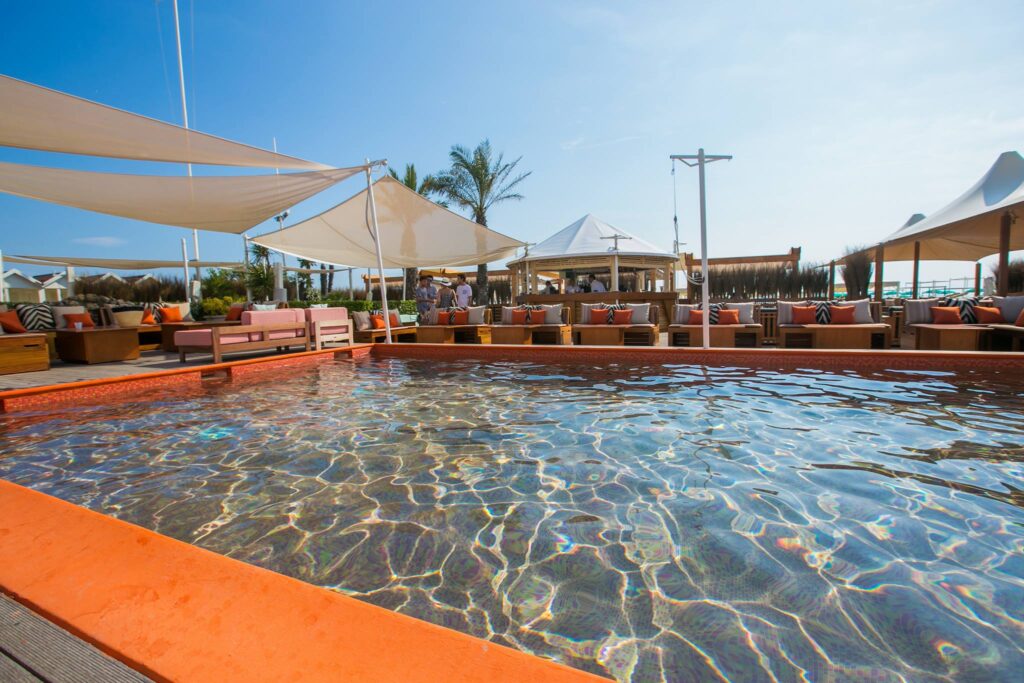 Twiga Beach Club: Lusso e Divertimento sulla costa Toscana